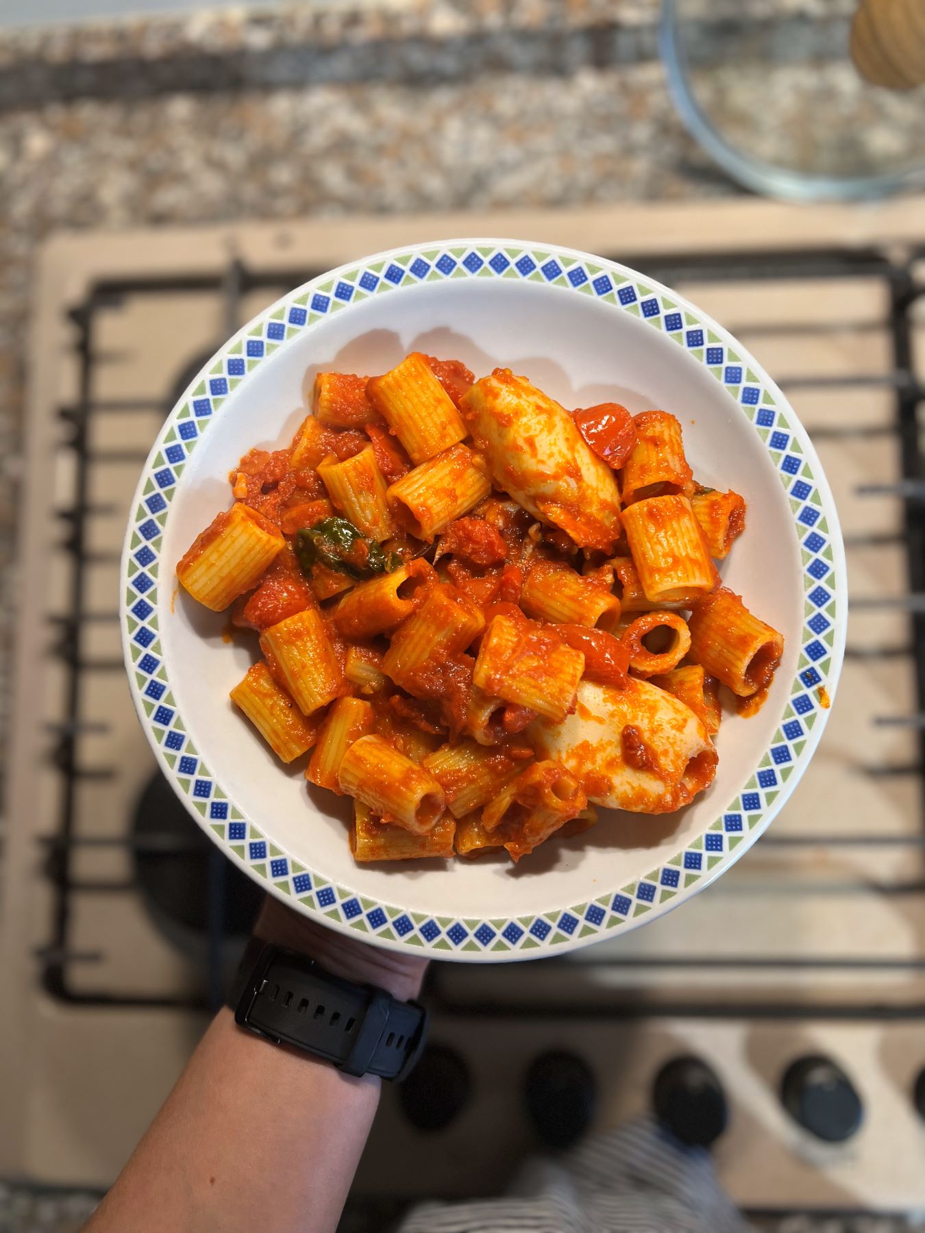 Mezze maniche con sugo di calamari - Dott.ssa Giulia Olivi
